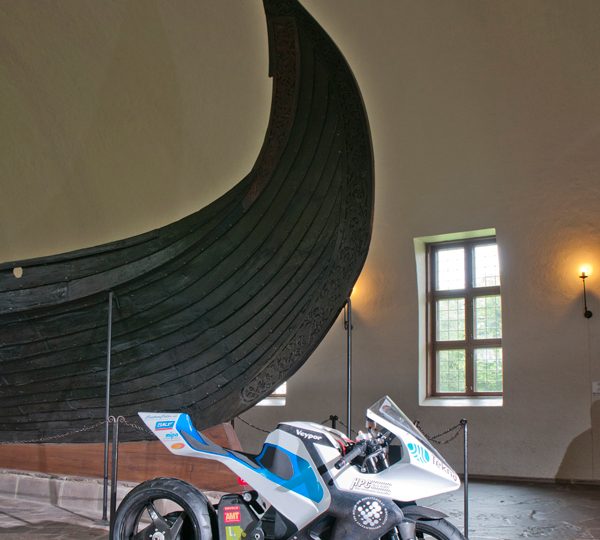 The Ultimate Rescue Rover - Yanko Design