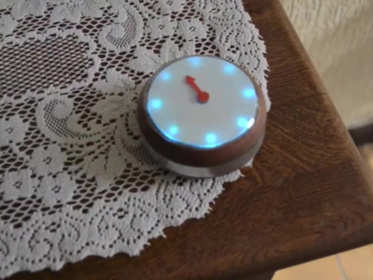 Homing Compass Lets a Single Red Arrow Always Point the Way Back Home ...