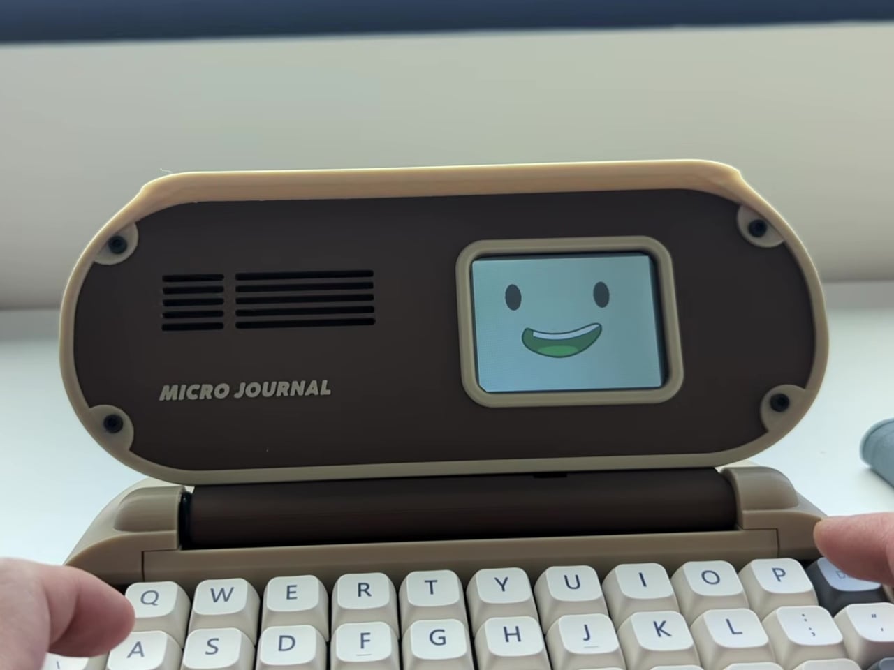 A Solo Korean Maker Just Built the Writing Device Your Phone Isn’t ...