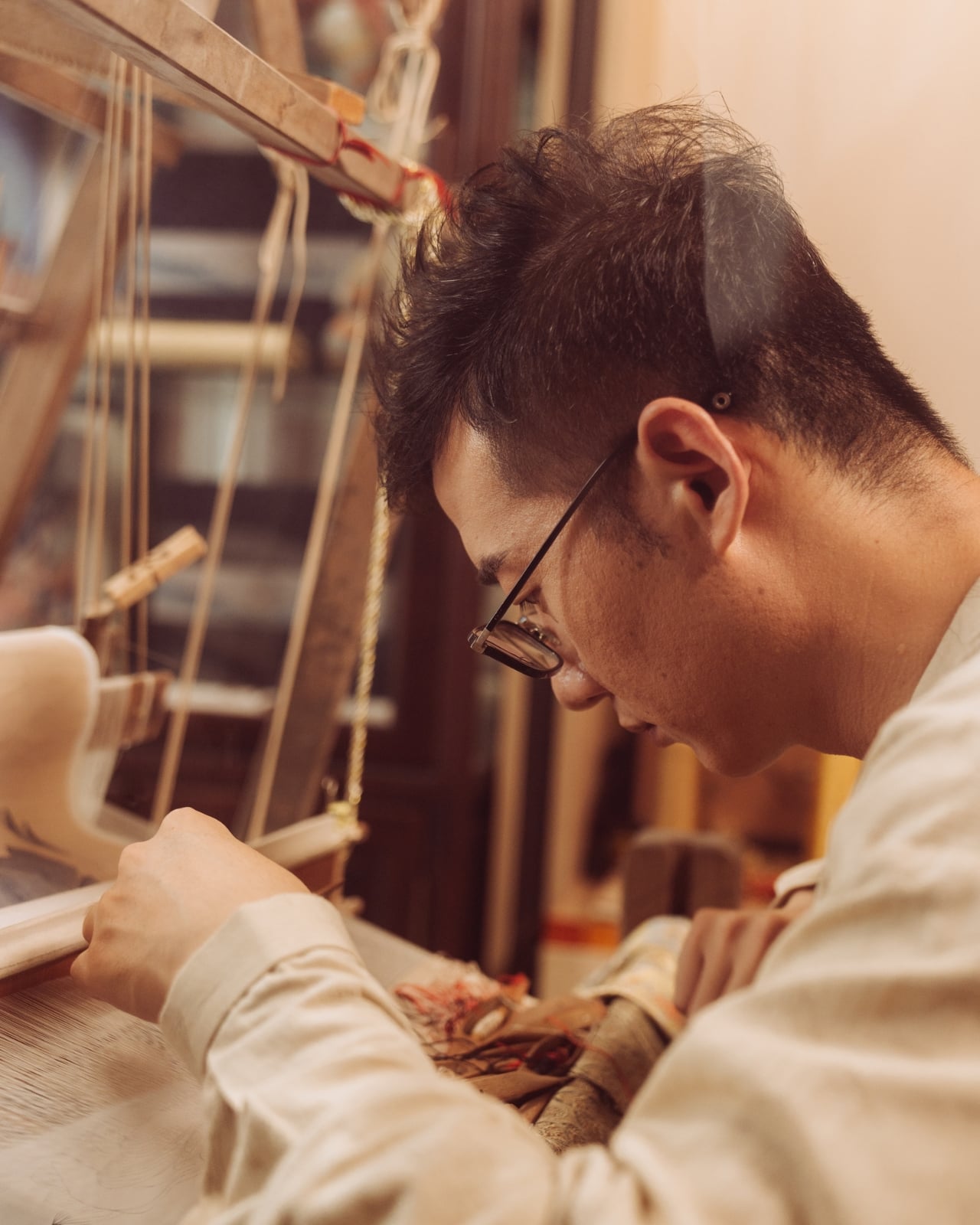 This Photographer Spent Weeks in a Suzhou Silk Studio. Here’s What He ...